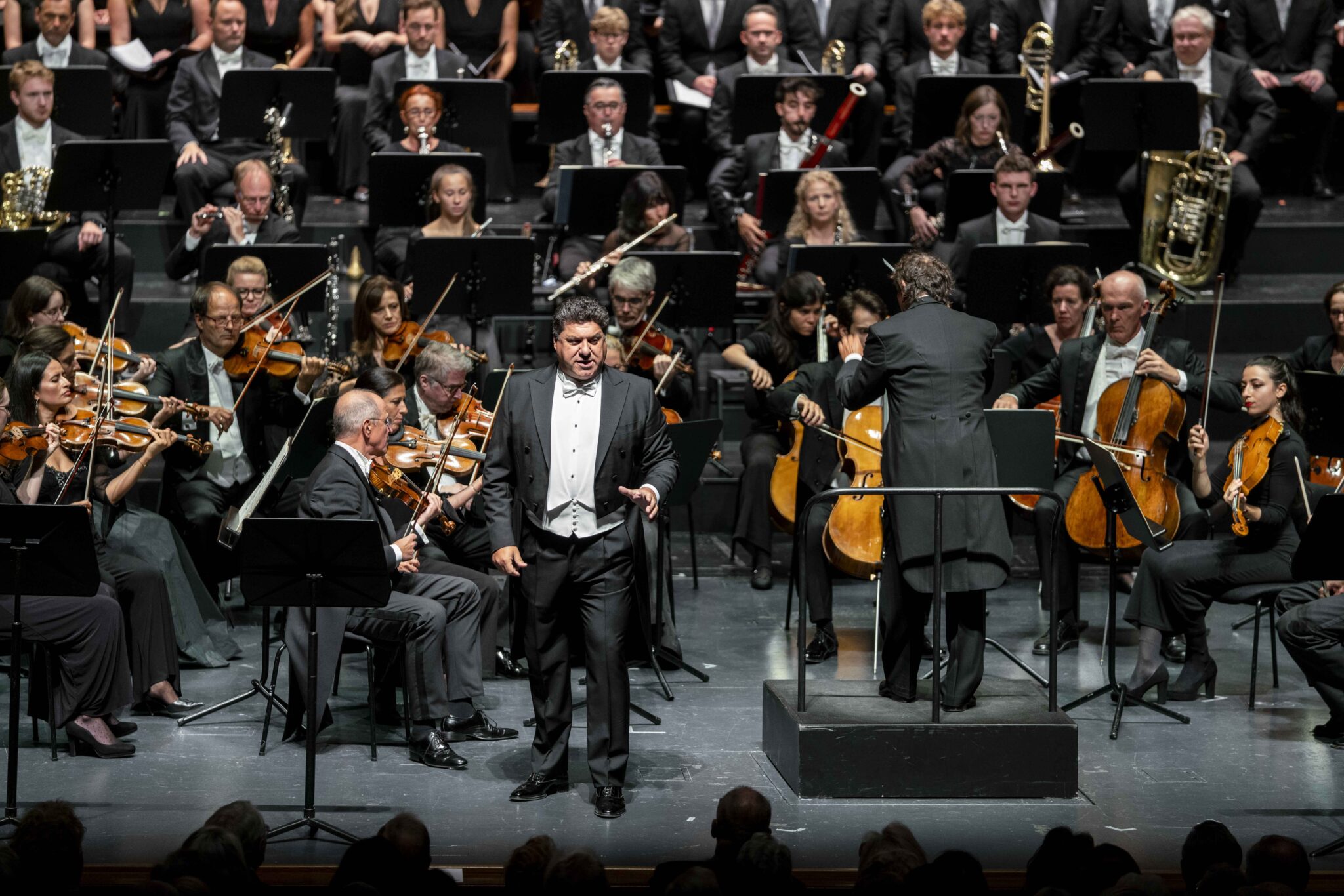Der Tod, die Liebe und die Poesie – Ein beeindruckender „Andrea Chénier ...