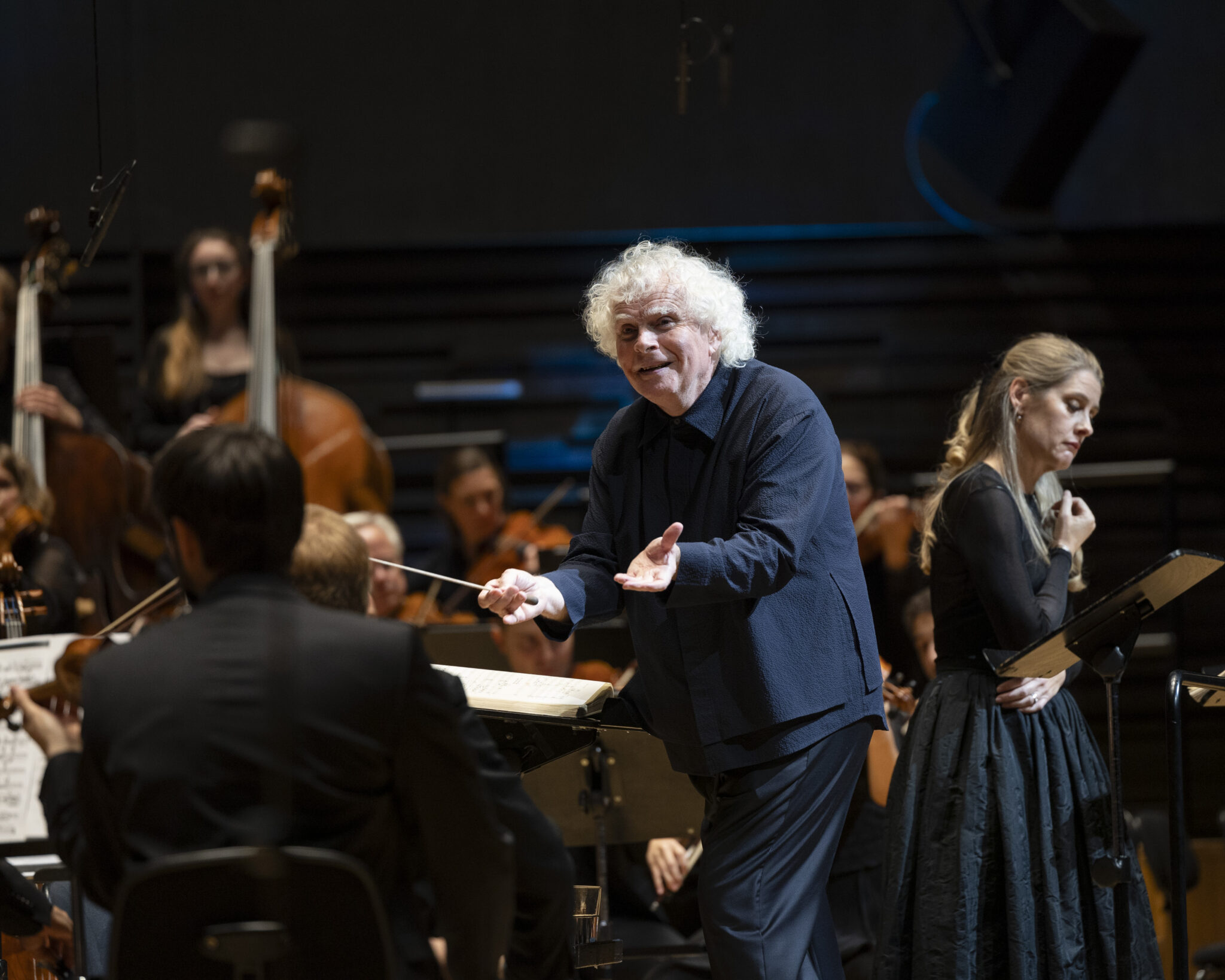 Der Mensch ist ein Abgrund: Sir Simon Rattle und das Symphonieorchester ...